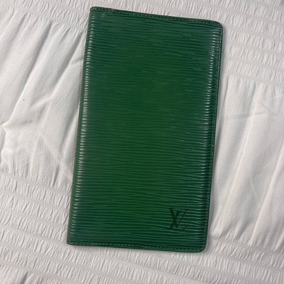 Louis Vuitton | Bags | Authentic Louis Vuitton Green Epi Checkbook ...